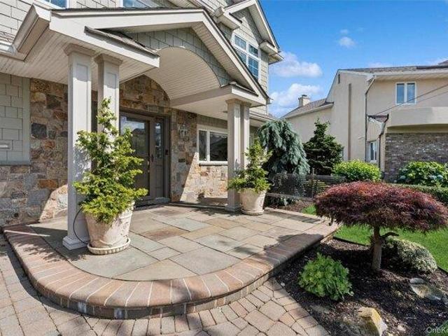 house with 5 bedroom, Merrick NY ES104906952