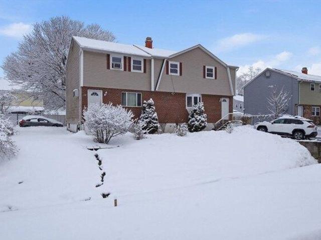 house with 5 bedroom, Methuen MA DLS102800300