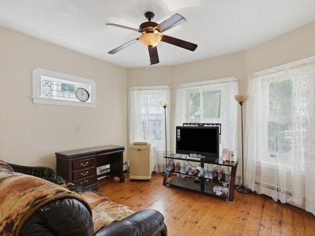 house with 5 bedroom, Methuen MA ES104852276