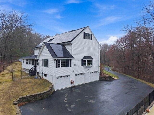 house with 5 bedroom, Methuen MA ES103662929