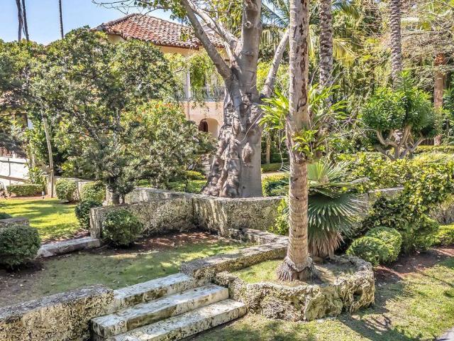 house with 5 bedroom, Miami FL DLS100973198
