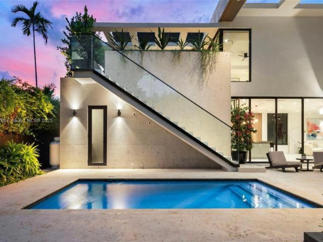 house with 5 bedroom, Miami FL FL DLS101828917
