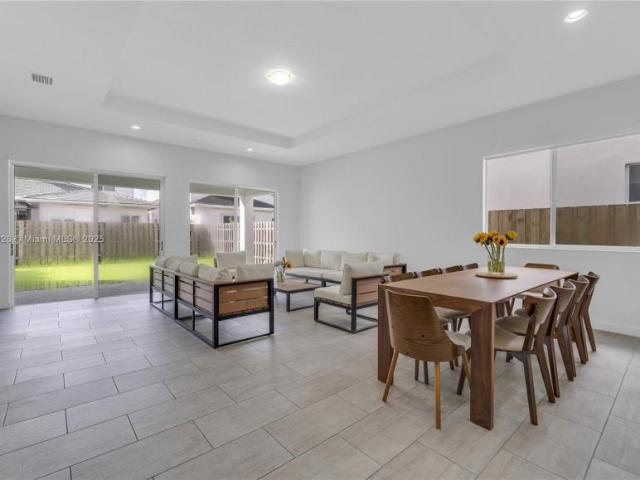house with 5 bedroom, Miami Fl FL DS102659588