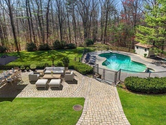 house with 5 bedroom, Middleton MA DS102258731