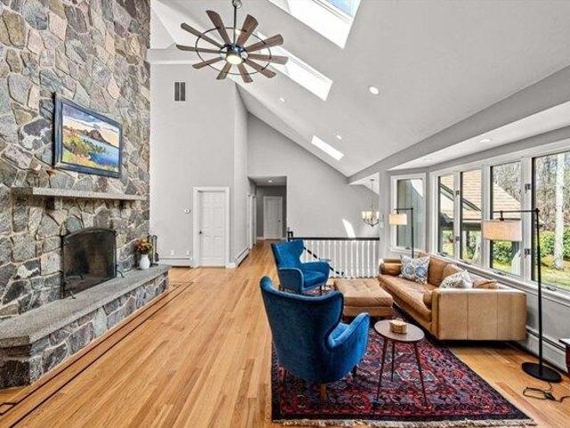 house with 5 bedroom, Middleton MA ES103497494