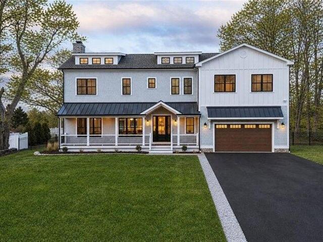 house with 5 bedroom, Middletown RI ES105175044