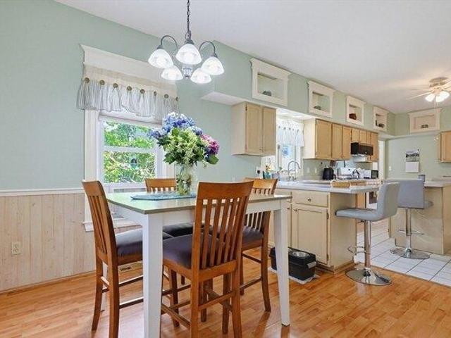 house with 5 bedroom, Middleboro MA ES105061218