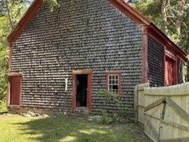 house with 5 bedroom, Middleboro MA ES105092233