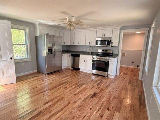 house with 5 bedroom, Middleboro MA ES105156588