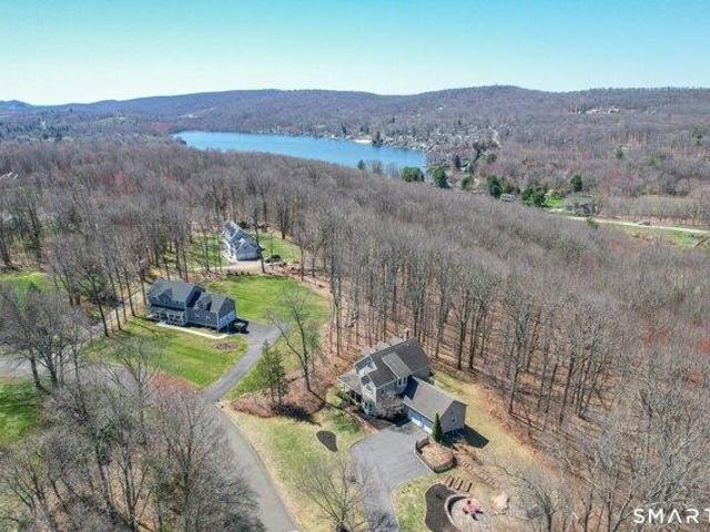 house with 5 bedroom, Middlefield CT DS102779563