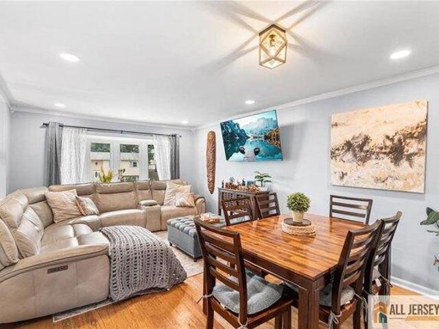 house with 5 bedroom, Middlesex NJ ES104921843