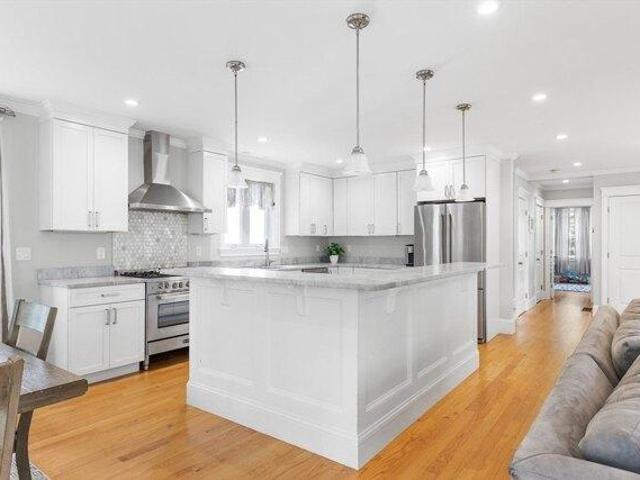 house with 5 bedroom, Milton MA ES103434441