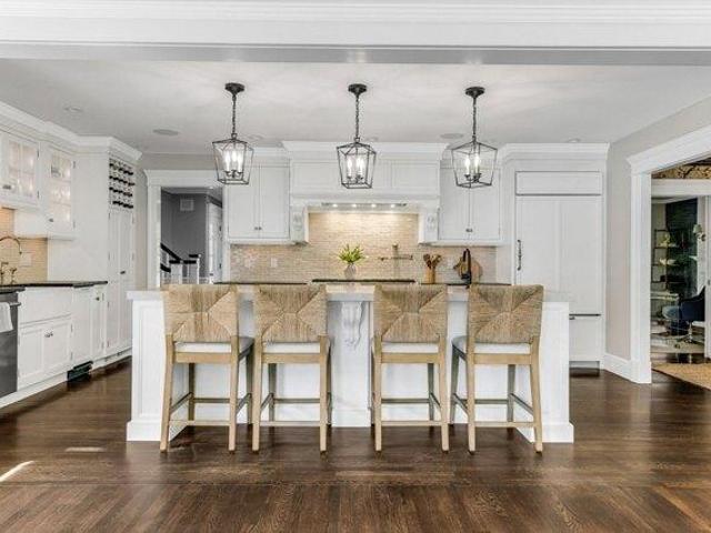 house with 5 bedroom, Milton MA ES103435755