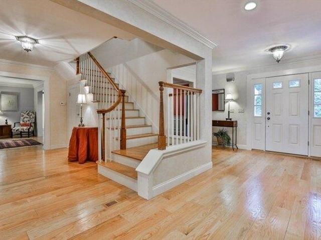house with 5 bedroom, Milton MA ES103017222