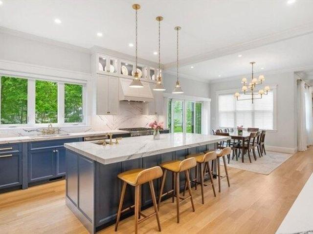 house with 5 bedroom, Milton MA ES103221205