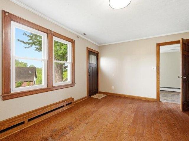 house with 5 bedroom, Milton WV ES103603025