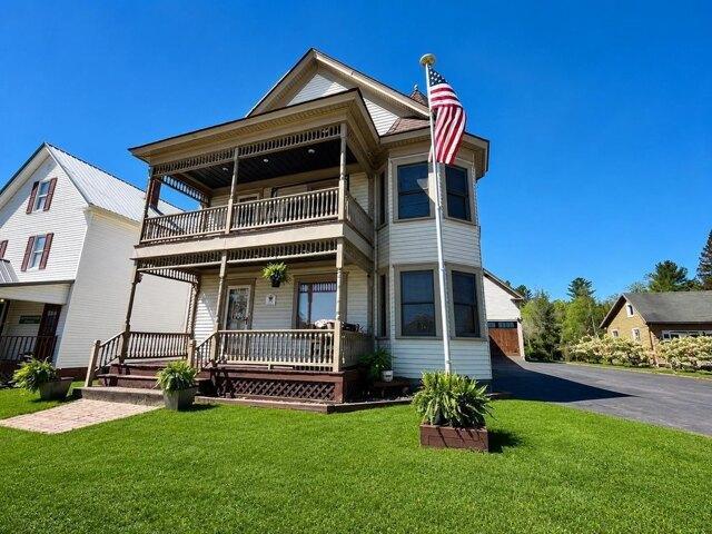house with 5 bedroom, Milan NH DLS102668584