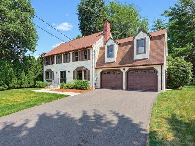 house with 5 bedroom, Milford MA DS104153491