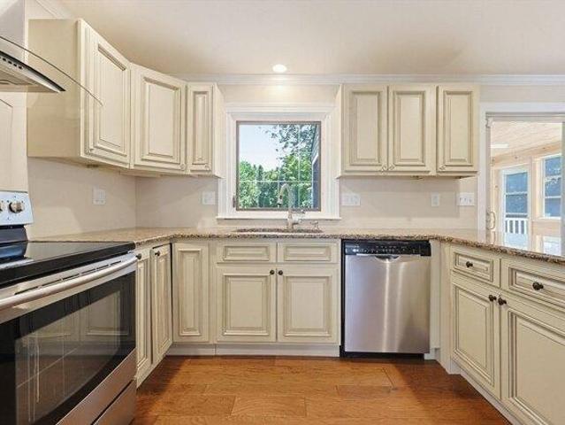 house with 5 bedroom, Milford MA ES103710015