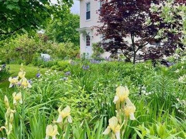house with 5 bedroom, Milford NH ES103442568