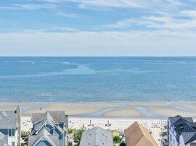 house with 5 bedroom, Milford CT ES104409343