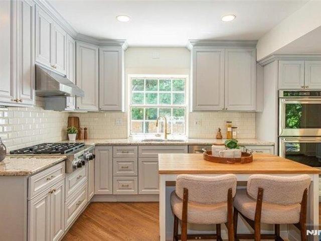 house with 5 bedroom, Millburn NJ ES105204697