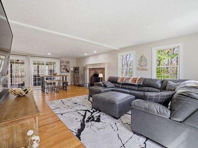 house with 5 bedroom, Millbury MA ES105142039