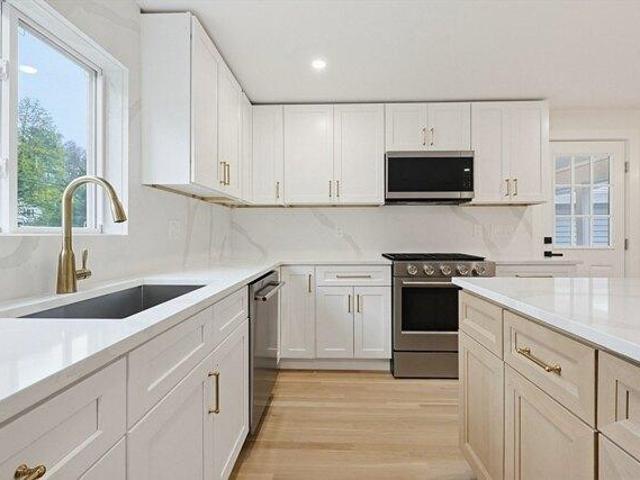 house with 5 bedroom, Millis MA DLS103033371