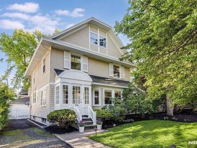 house with 5 bedroom, Montclair NJ DS102313911