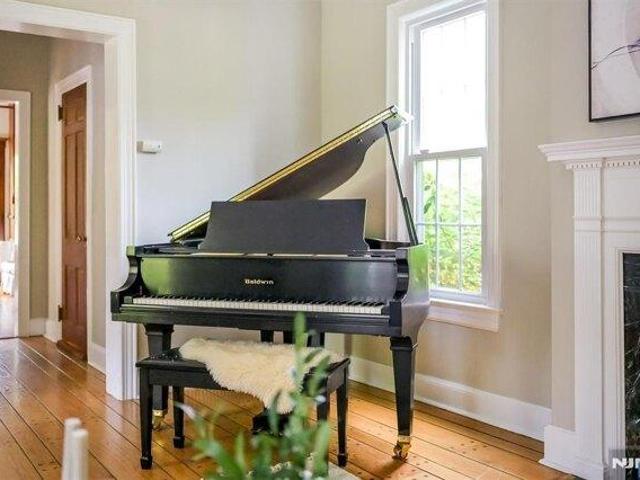 house with 5 bedroom, Montclair NJ ES104604068