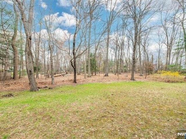 house with 5 bedroom, Montvale NJ DLS102314557