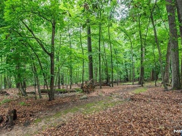 house with 5 bedroom, Montvale NJ ES105160134