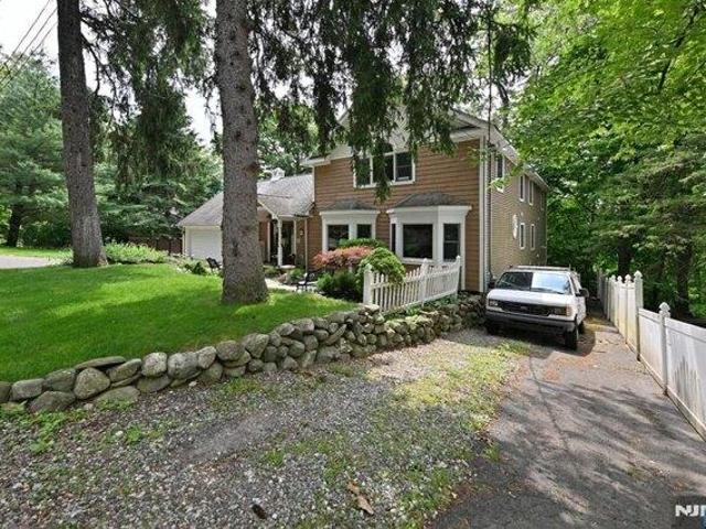house with 5 bedroom, Montvale NJ ES105231110