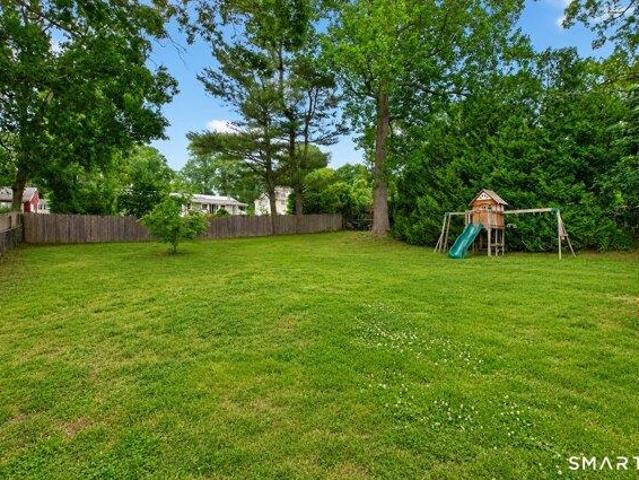 house with 5 bedroom, Montville CT ES104809661