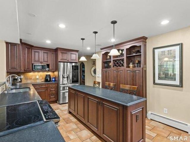 house with 5 bedroom, Monroe CT DS102479171