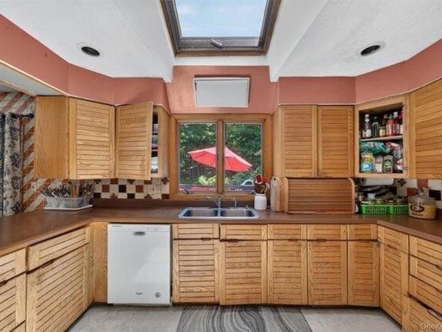 house with 5 bedroom, Monroe NY ES105192421