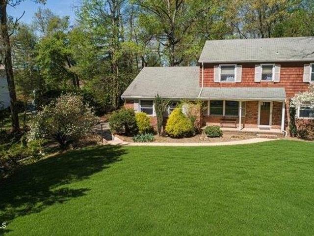 house with 5 bedroom, Morganville NJ DLS102255876