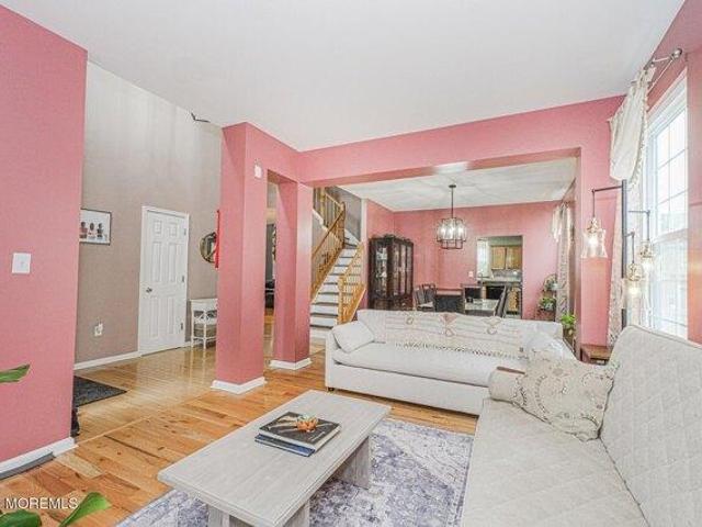 house with 5 bedroom, Morganville NJ ES105156269