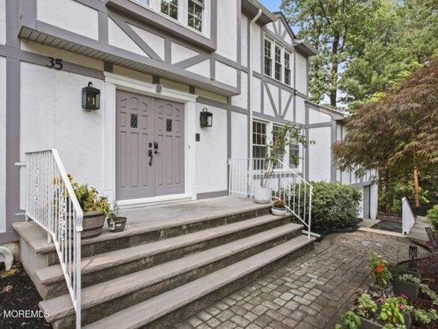house with 5 bedroom, Morganville NJ ES105171823