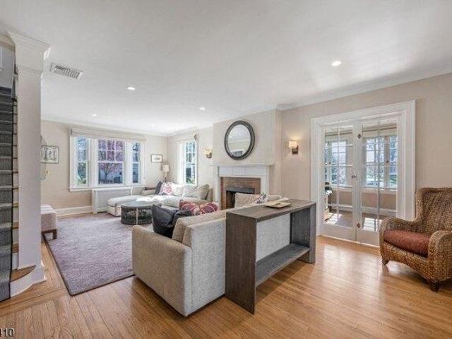 house with 5 bedroom, Morristown NJ DLS101573335