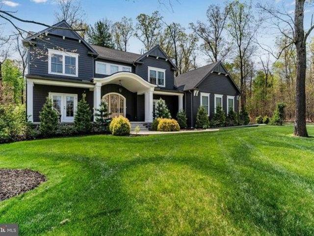 house with 5 bedroom, Mount Holly Springs PA ES103625595
