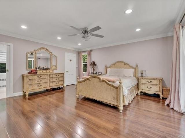 house with 5 bedroom, Muttontown NY DLS72692308