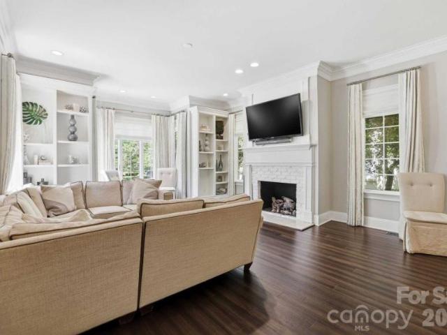 house with 5 bedroom, NC NC ES102399996