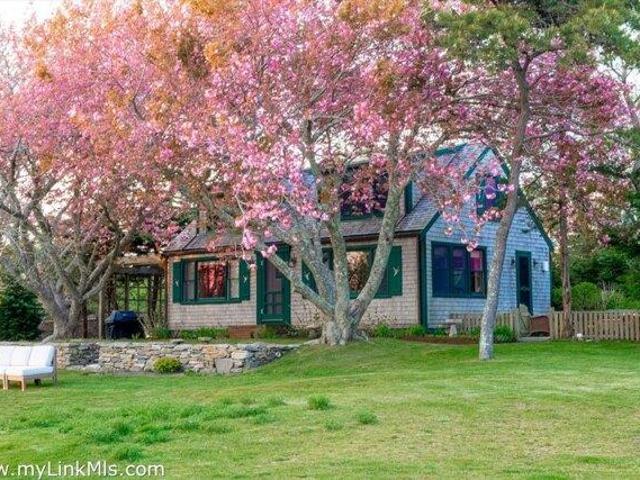 house with 5 bedroom, Nantucket MA DS102215126