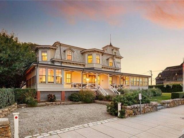 house with 5 bedroom, Narragansett RI ES105512849
