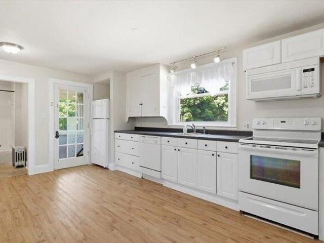 house with 5 bedroom, Nashua NH DS103124616