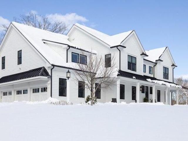 house with 5 bedroom, Natick MA DS102560468