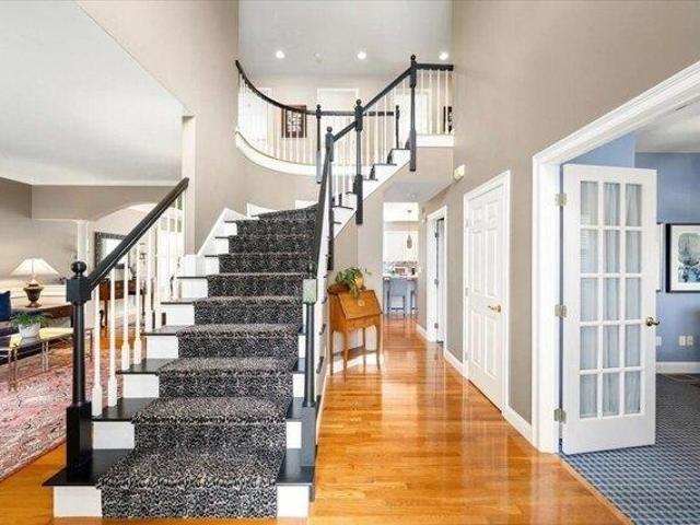 house with 5 bedroom, Natick MA ES103033598