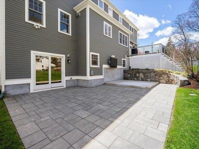 house with 5 bedroom, Natick MA ES104946642