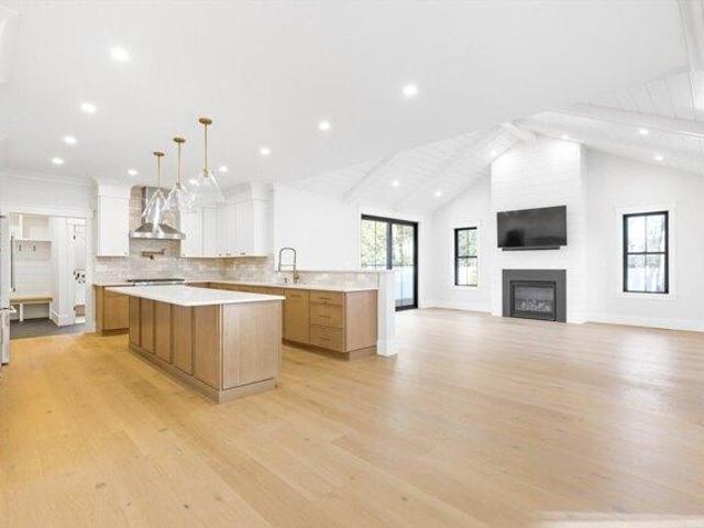 house with 5 bedroom, Natick MA ES104947124